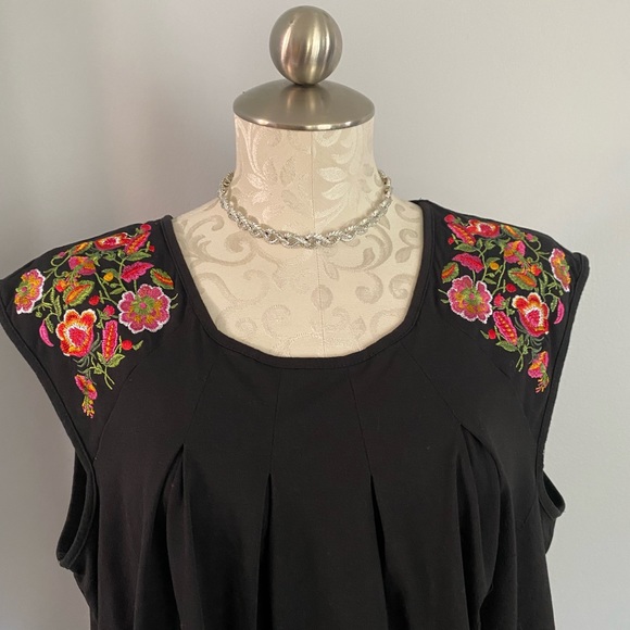 SHEIN | Tops | Shein Curve Size Oxl B | Poshmark